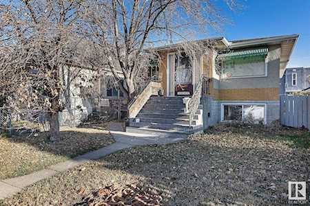 Calahoo Alberta Homes with Fully Finished Basements