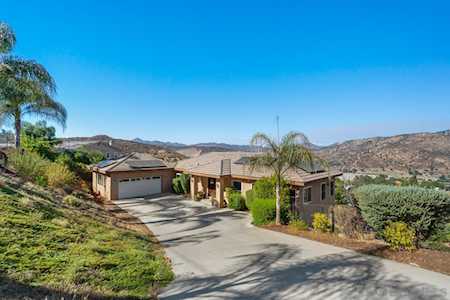 9 Reasons Lakeside San Diego is a Great Place to Live in 2024 | 2025