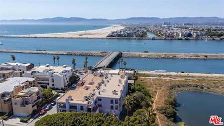 Playa Del Rey Gated Homes For Sale - Playa Del Rey CA Gated Communities