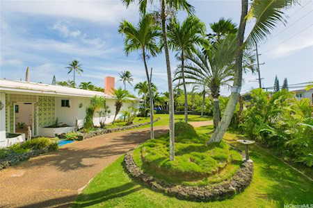 Beachside Kailua | Neighborhood Information & Homes For Sale