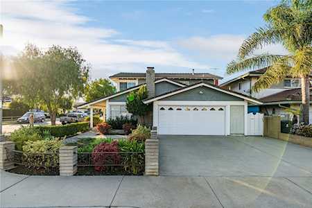 Esther Lindstrom Elementary Homes For Sale - Lakewood, CA