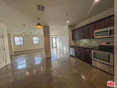 The Jeffries | Downtown LA Condos | 117 Winston St Los Angeles, CA 90013