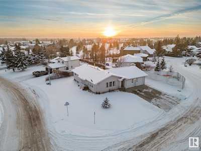 Cardiff Alberta Homes with Fully Finished Basements