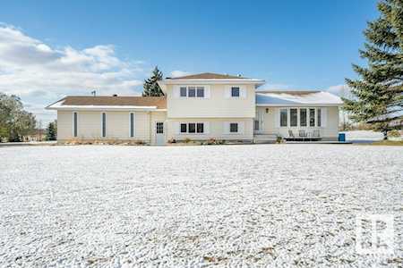 Ardrossan Alberta 4 Level Split Homes