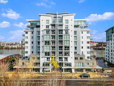 Waterfront Pearl Condos Portland | 1260 NW Naito Pkwy