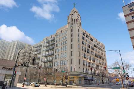 One River Place Condos of Chicago | 758 N Larrabee Street
