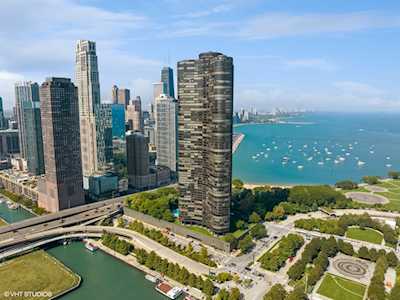 Lake Point Tower Condos of Chicago | 505 N Lake Shore Drive