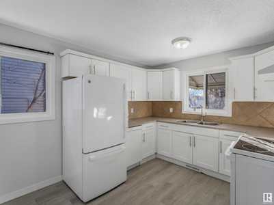 Calahoo Alberta Bi Level Homes