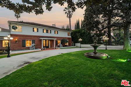 Park Toluca | Toluca Lake Condos | 10715 Camarillo St North Hollywood ...