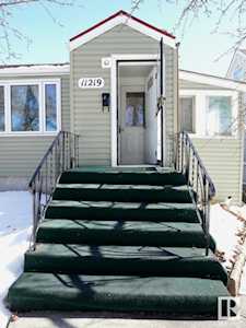 Calahoo Alberta Homes with RV Parking