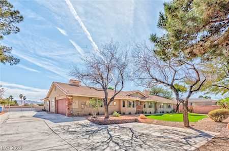 Las Vegas Luxury Homes 5+ Bedroom