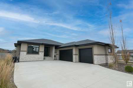 Ardrossan Alberta Homes with Landscaping