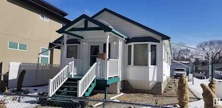 Calahoo Alberta Bungalow Homes