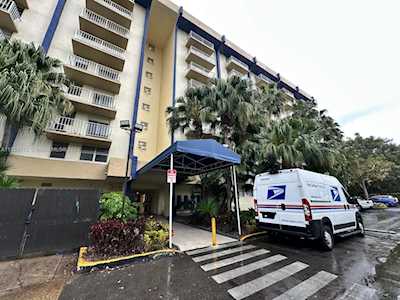 Yolanda Villas Condos For Sale Miami - 4550 NW 9 St, Miami, FL Real Estate