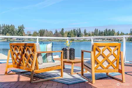 Lake Holm Waterfront Homes in Auburn, WA (Local Waterfront Specialists)