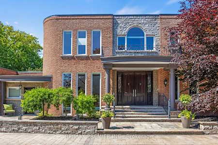 Toronto Homes With Acreage For Sale - Toronto Acreage Properties