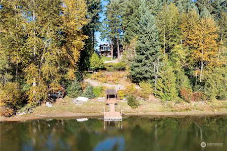 Lake Tapps Waterfront Homes (Local Waterfront Specialists)
