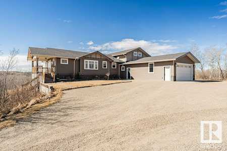 Rural Sturgeon County Alberta Bungalow Homes