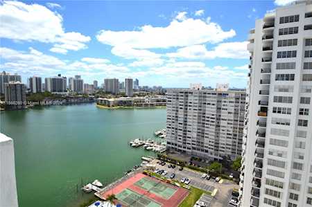 Commodore Plaza Condos For Sale In Aventura, FL