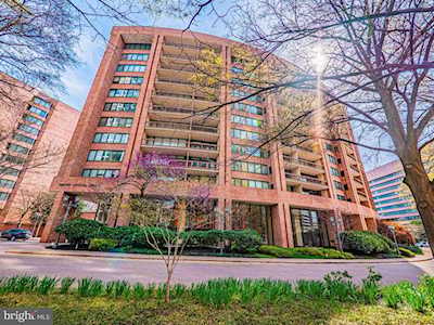 Crystal Gateway - 1300 Crystal Drive Arlington VA 22202 - Arlington ...