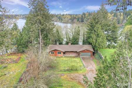 Steamboat Island Waterfront Homes (Local Waterfront Specialists)