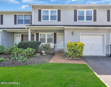 Brick Condos & Townhomes For Sale