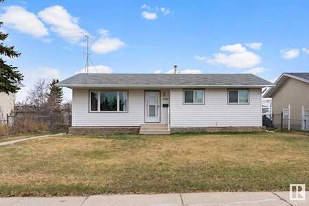 Bruderheim Alberta Bungalow Homes
