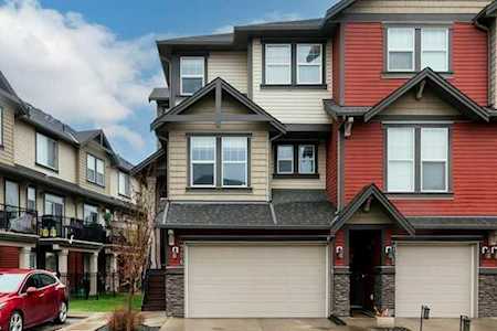 Difference Between Calgary Condos and Townhouses