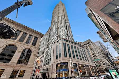 The Heritage at Millennium Park Chicago | 130 N Garland Ct