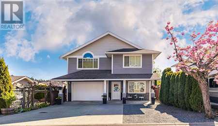 Ladysmith 4 Bedroom Homes For Sale & MLS® Real Estate