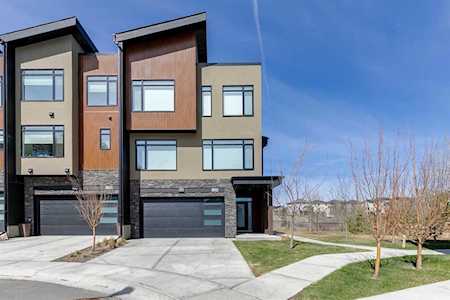 Townhouses for Sale in Calgary - Townhomes in Calgary