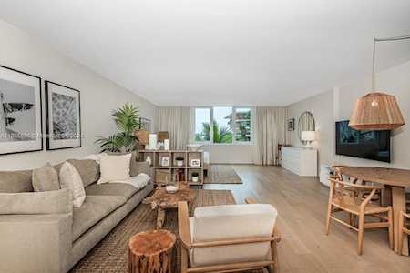 Roney Palace Condos for Sale | 2301 Collins Ave