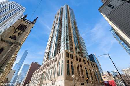 The Pinnacle Condos of Chicago | 21 E Huron