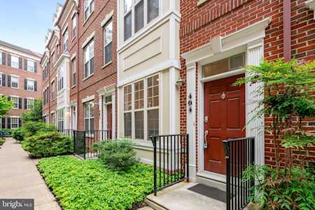 Naval Square Condos for Sale | 500 Admirals Way Philadelphia PA 19146