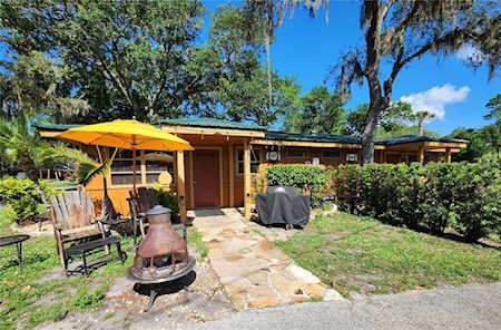 Airpark and Fly-In Communities in Florida - Homes With Airplane Hangars ...