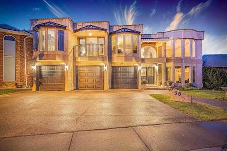 Calgary Homes with Swimming Pools For Sale