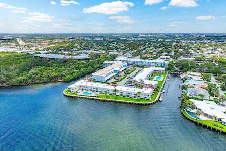 Boca Raton Condos With a Boat Dock For Sale - Boca Raton, FL