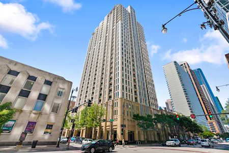 Michigan Avenue Tower Condos of Chicago | 1250 S Michigan Avenue