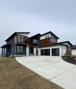 Cochrane Luxury Homes For Sale - Cochrane Luxury Real Estate