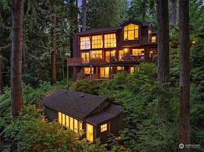 Pros and Cons of Buying a Lake House in Seattle