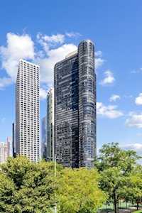 Harbor Point Condos of Chicago | 155 N Harbor Drive