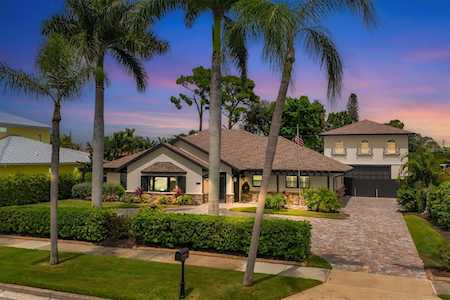 Venice Homes With Swimming Pools For Sale