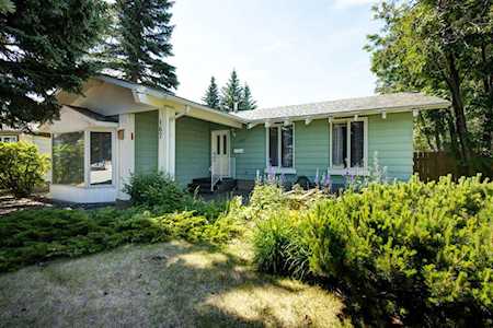 Favourite Calgary Lake Communities in 2023