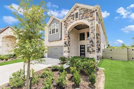 Gated Neighborhoods In and Around The Woodlands, Texas