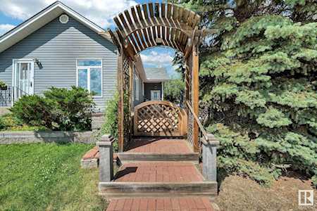 Wabamun Lake Cabins For Sale - Live MLS 24/7 New Just Listed