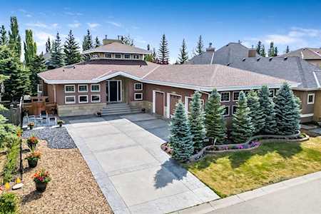 Villas for sale Calgary | Bungalow style condos in Calgary