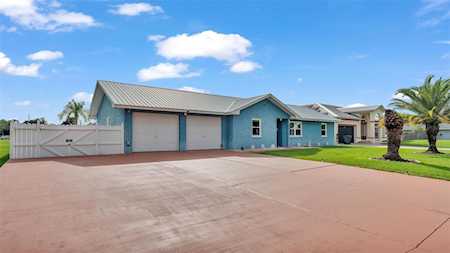 Airpark and Fly-In Communities in Florida - Homes With Airplane Hangars ...