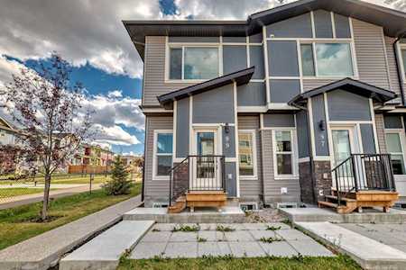 Calgary Homes With Acreage For Sale - Calgary Acreage Properties