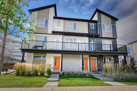 Difference Between Calgary Condos and Townhouses