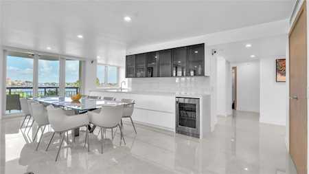 Carlton Condos for Sale | Boca Raton Waterfront Real Estate